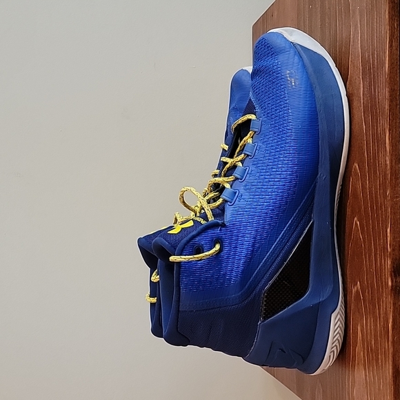 Under Armour | Shoes | Under Armour Curry 3 Sz 5 | Poshmark